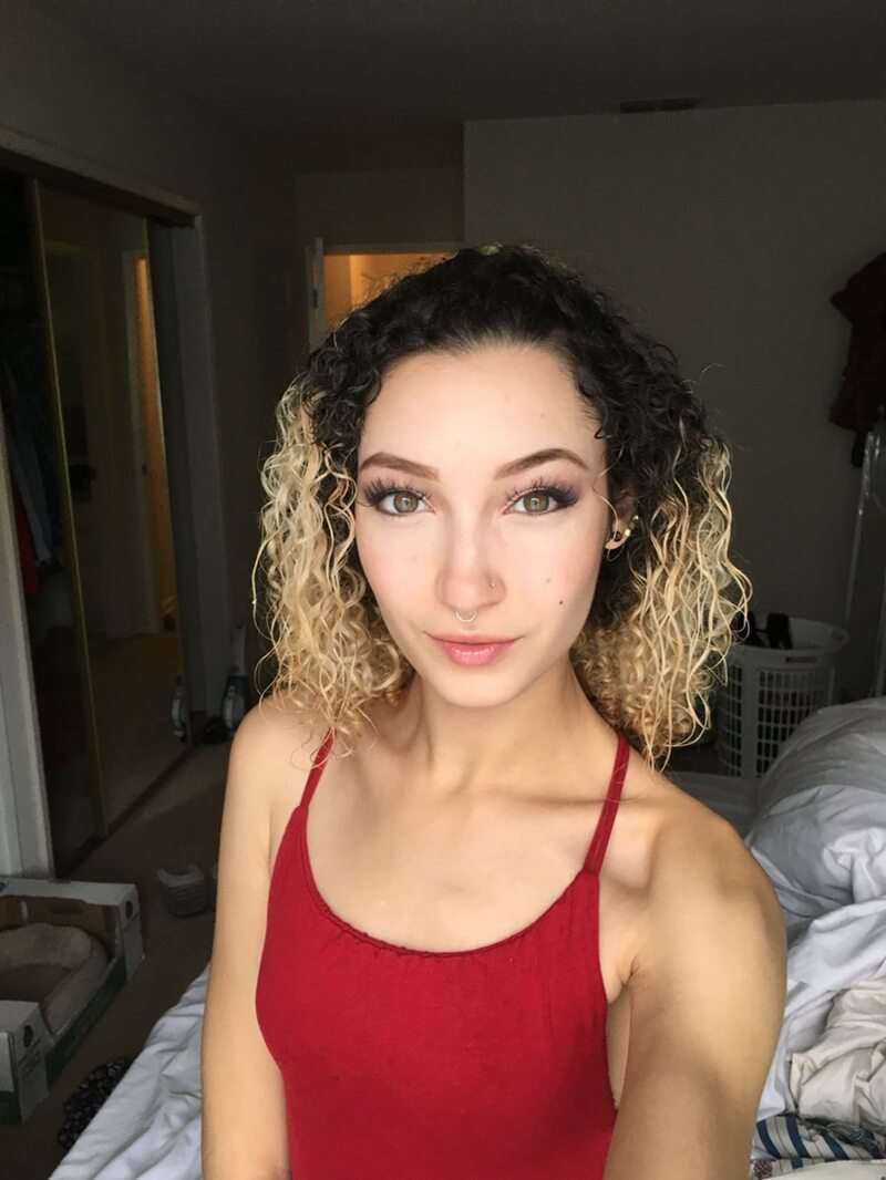 Picture Tagged With Bambii Bonsai Brunette Camgirl Chaturbate